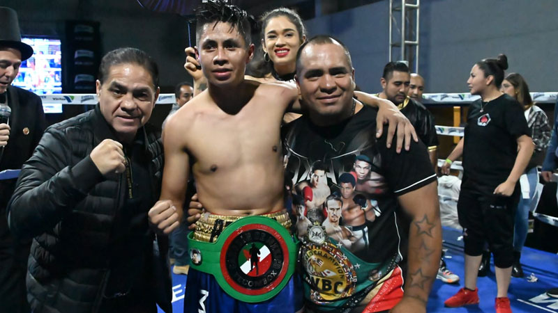"Azteca" Rivera wins FECOMBOX title - World Boxing Council