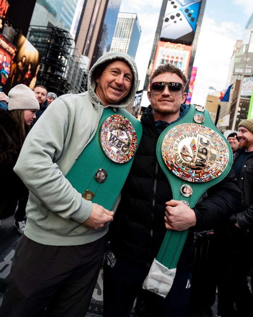 Smith Clocks and Times Square Chimes With Green and Gold Strap As Fans ...