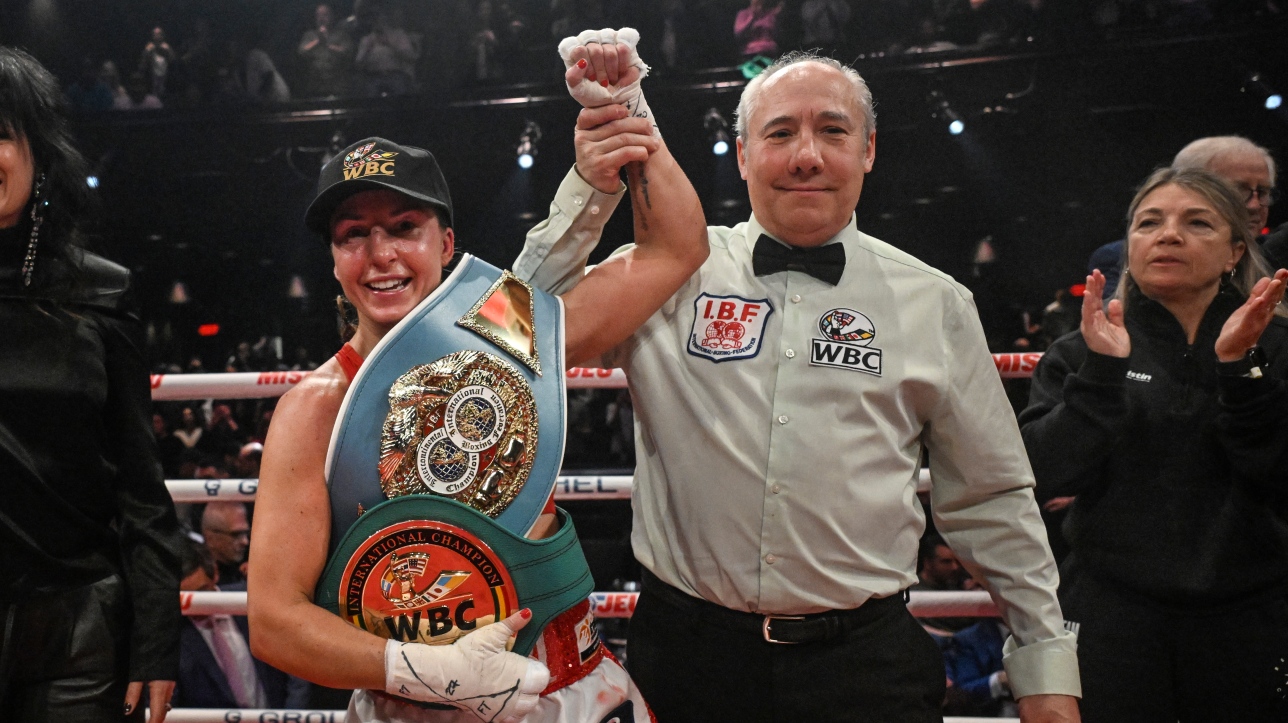 Kim Clavel conquers the WBC International title - World Boxing Council